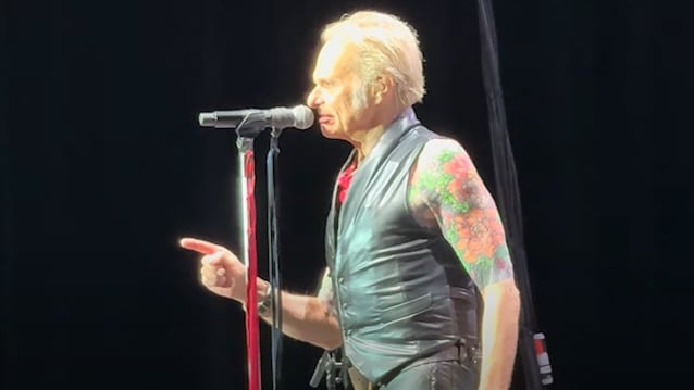 Regarder: David Lee Roth interprète Van Halen Classics à Tampa, en ...
